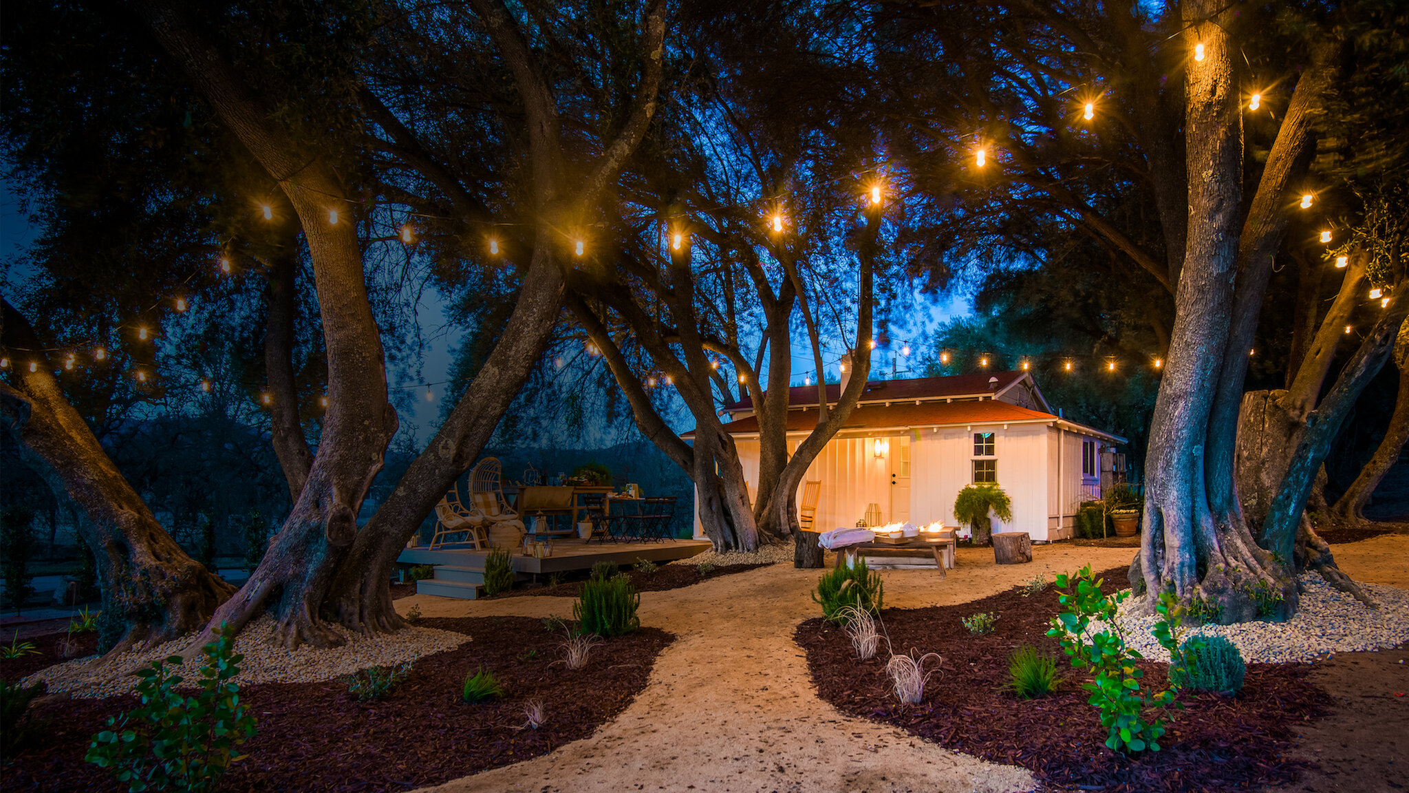 Watch Stay Here | Netflix Official Site